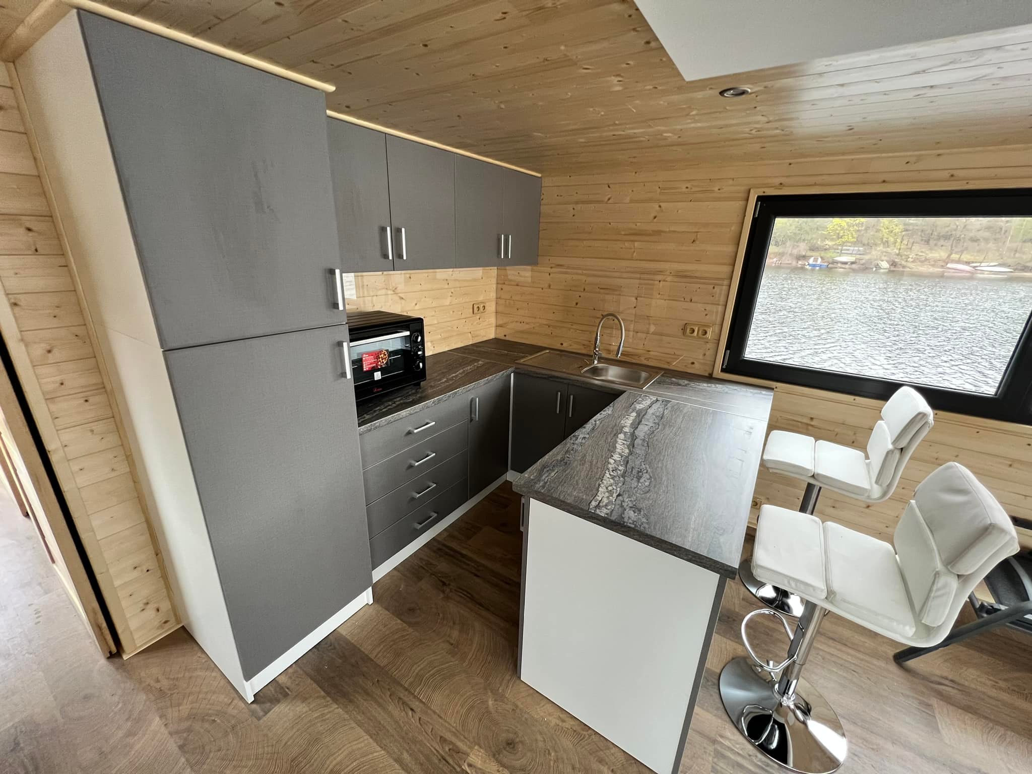 Fotogalerie - Hausboty do 12m / Hausboty - lodě