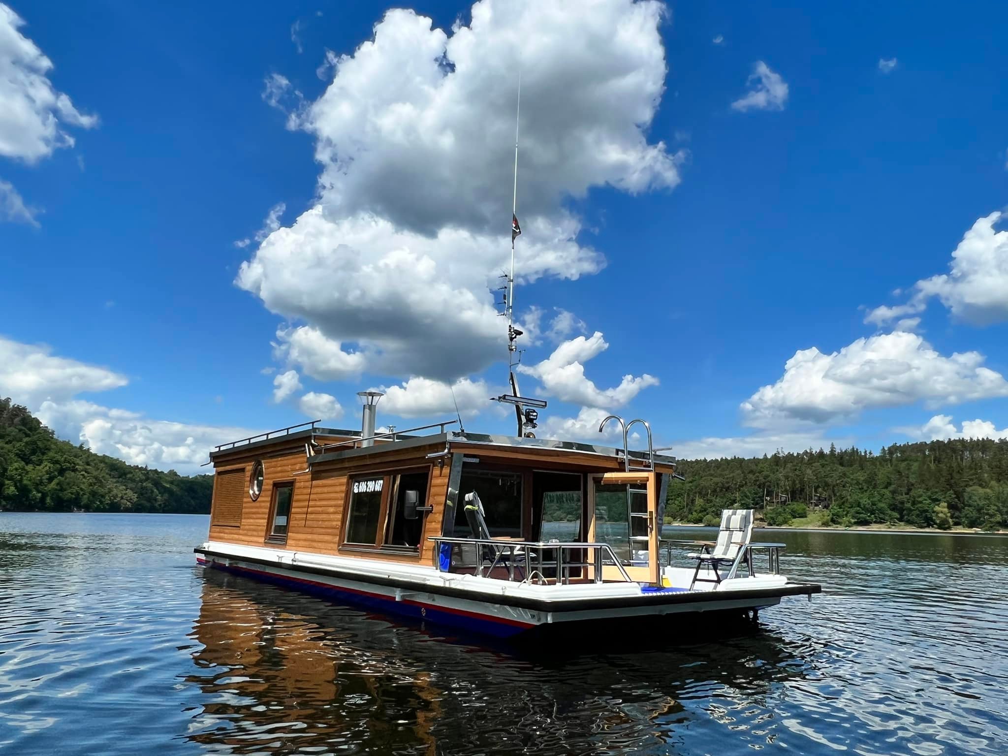 Fotogalerie - Hausboty nad 12m / Hausboty - lodě